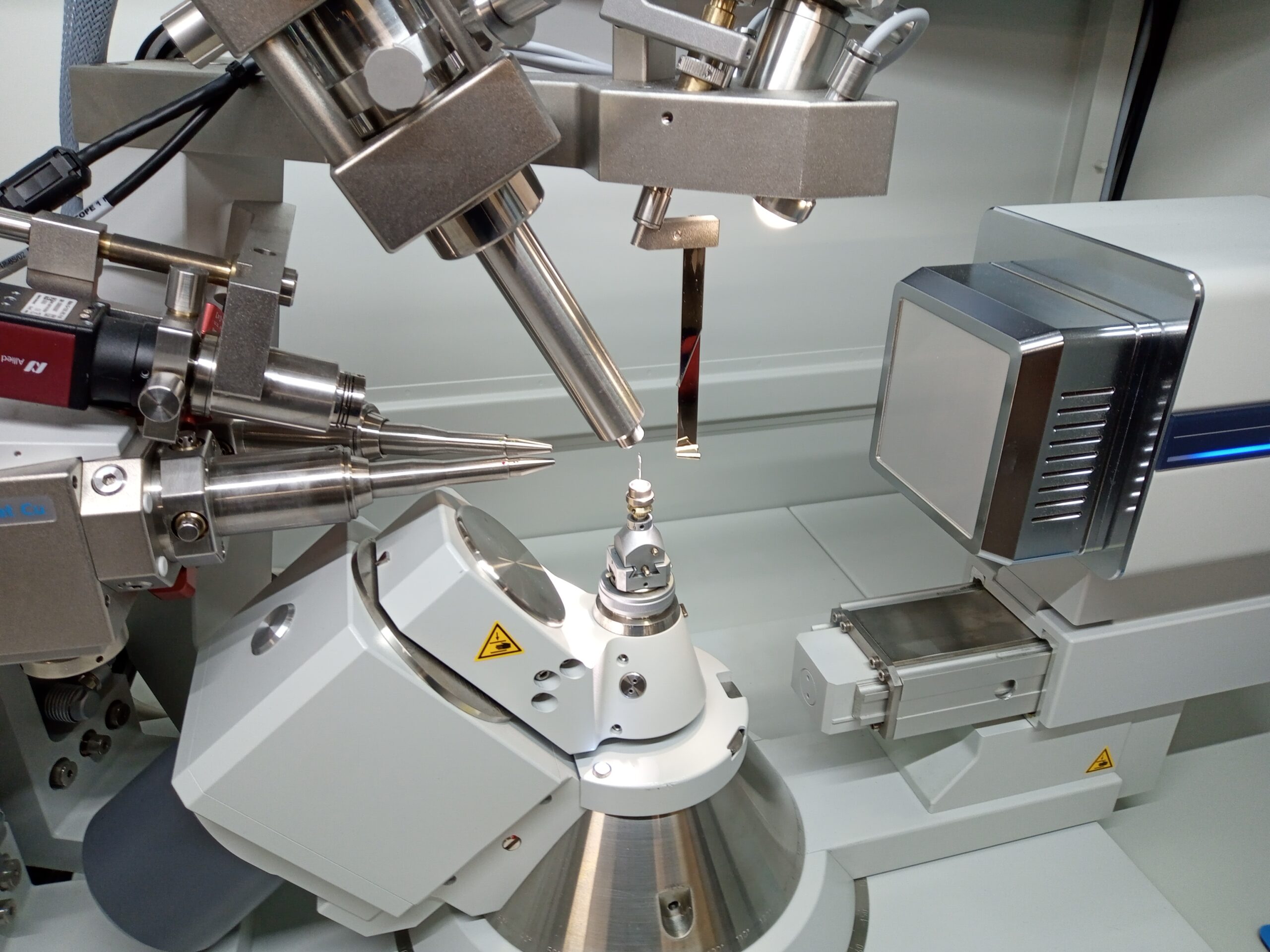 Analytical platforms - Chemical Analysis Facility (CAF)